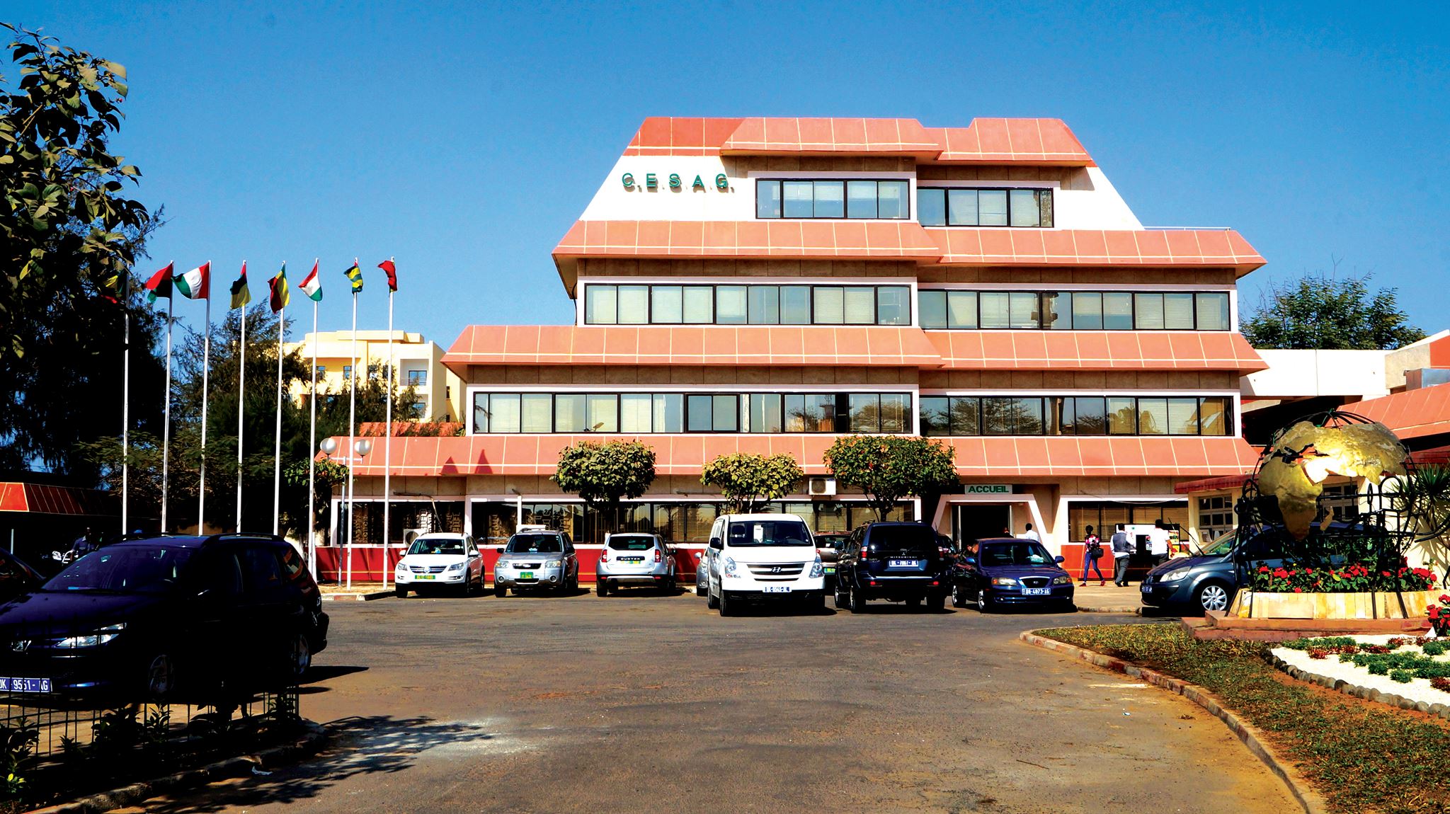 Signature d’une convention de coopération avec le CESAG (Sénégal ...